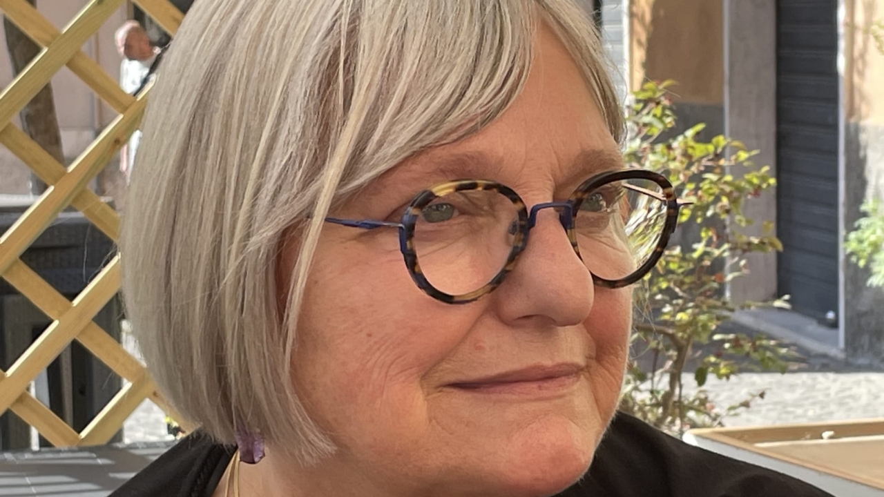 “Love bombing”, charisme, pouvoir : Karlijn Demasure décrypte l’abus ...